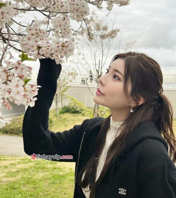 Rei Kamiki "muốn vào giới AV phải có ham muốn mãnh liệt"