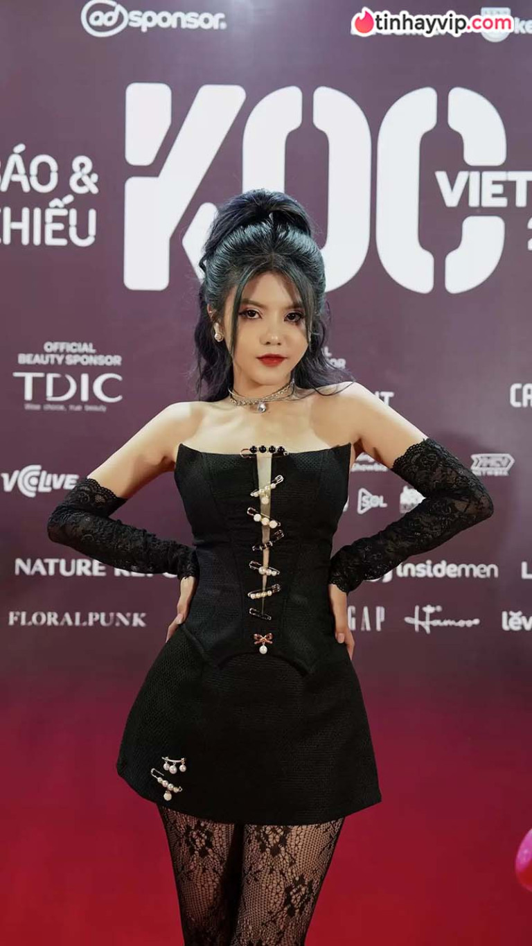 Hot Girl Việt Nam: Top 12 gương mặt đình đám hiện nay